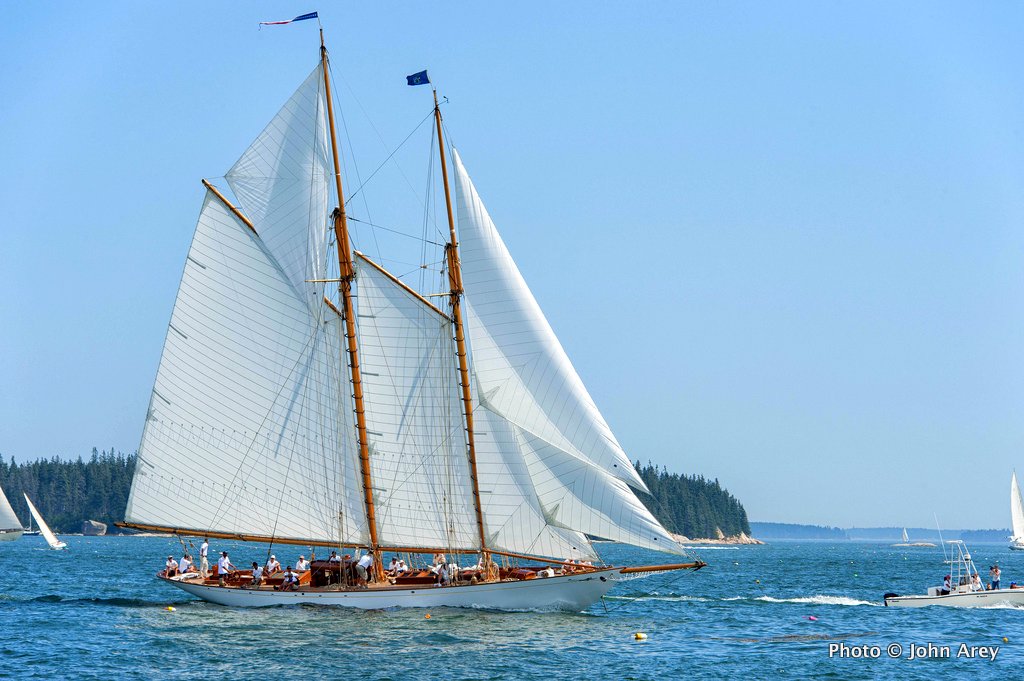 Fife Schooner Adventuress Under Sail | US Harbors