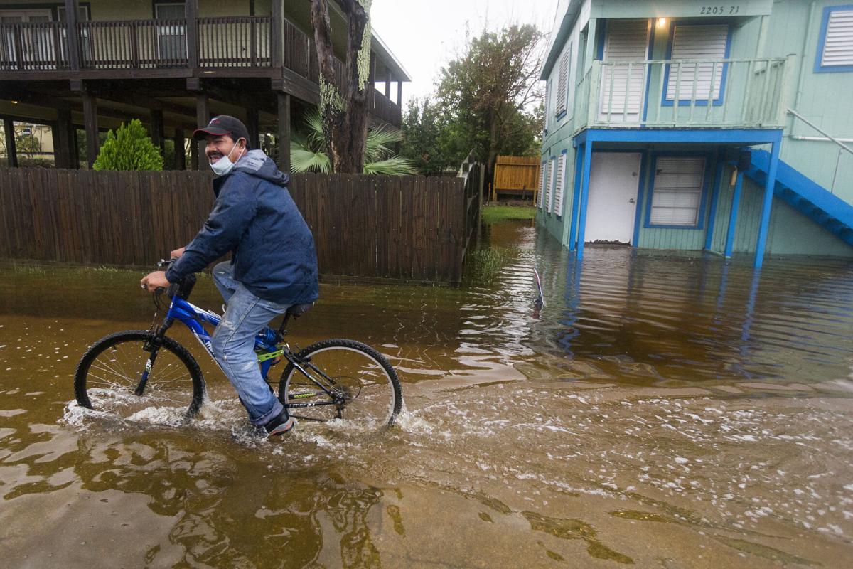 Tropical Storm Beta Floods Galveston, Coastal Areas of Texas | US Harbors