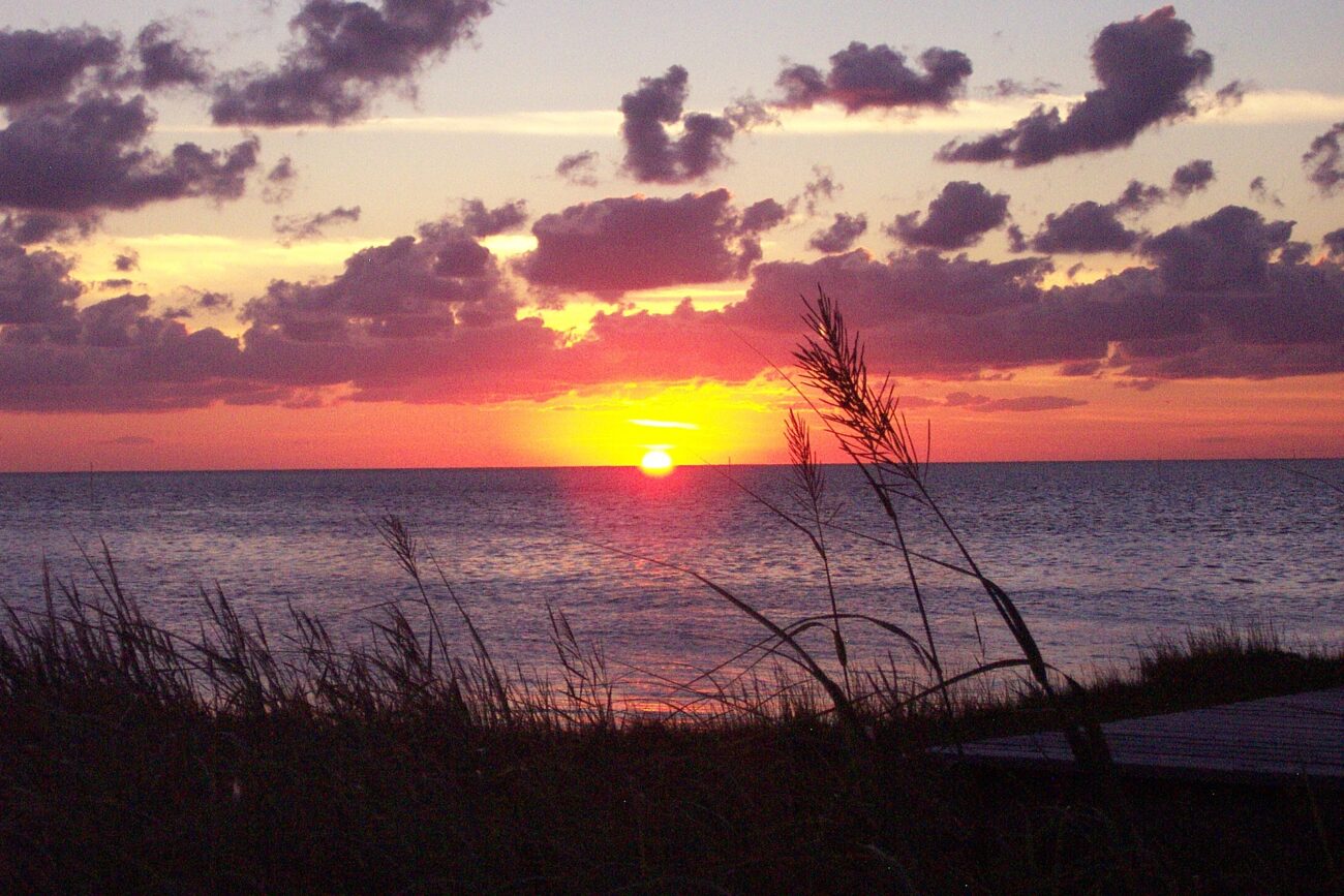 On Florida’s Horizon: Dust, Brilliant Sunsets and Allergies | US Harbors