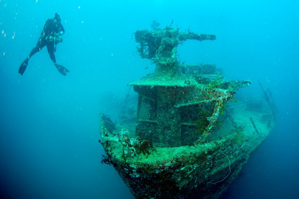 ROV Technology Powers Salvage Operations | US Harbors